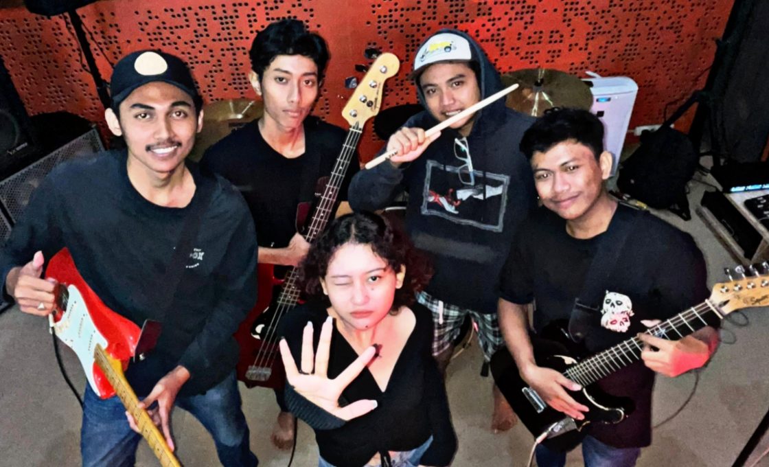 Dengarkan Sekarang! Single Debut “An Extras” dari Lost Emotion Akan Membawamu dalam Perjalanan ...